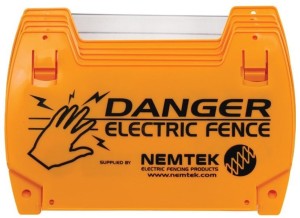 Nemtek WARNING SIGN - ELECTRIC FENCE - LARGE 10 PACK UV stabilised ...