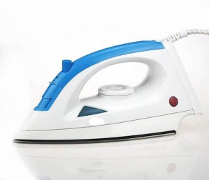 Perfect Dealz 643 Steam Iron | Makro
